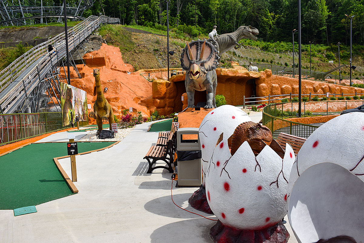 Jurassic Tymes - Mini Golf with lots of animated Dinosaurs